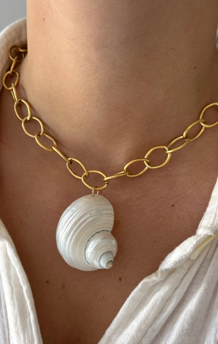 TURBO SHELL NECKLACE – Voda Boutique